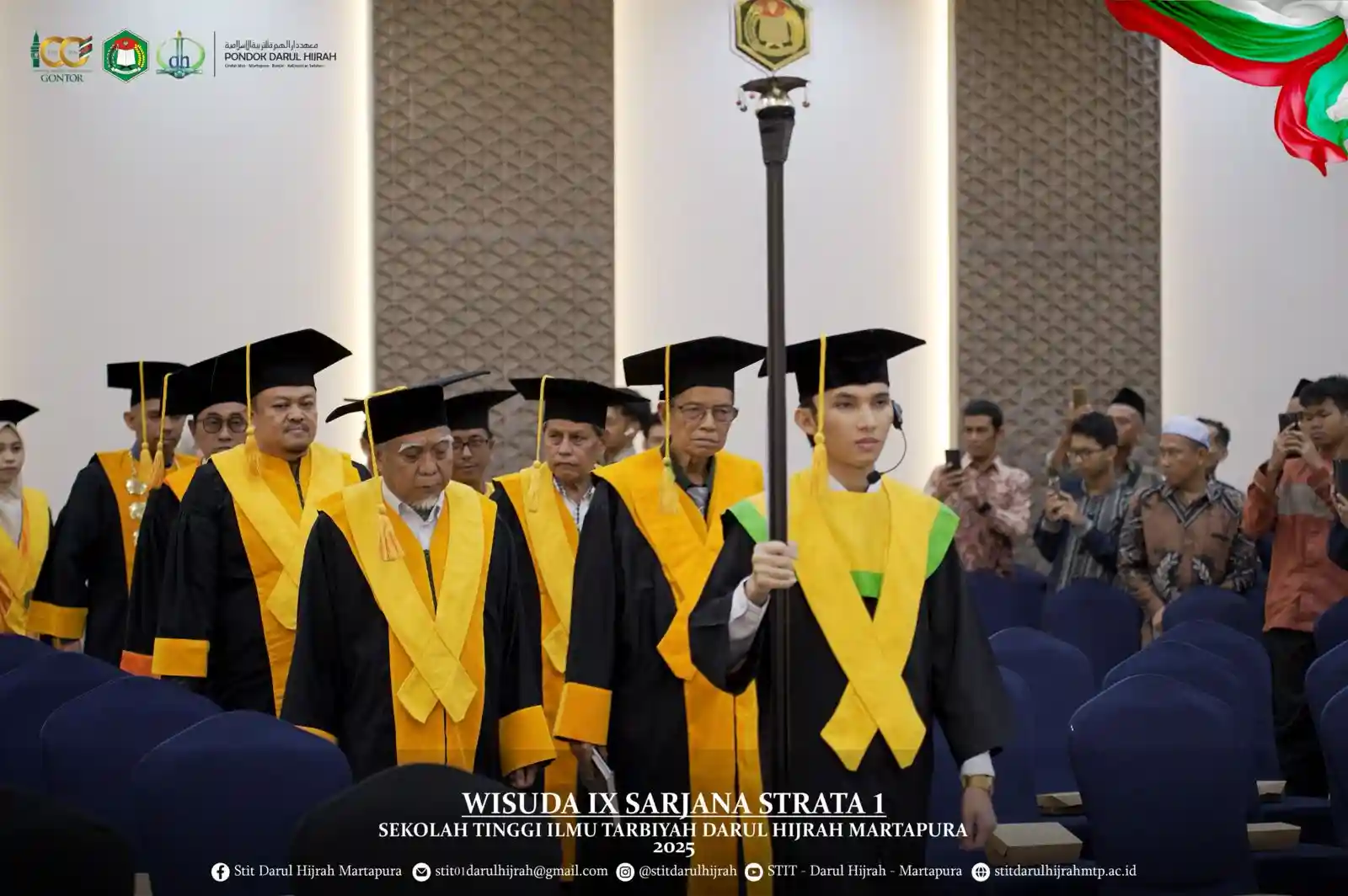 Tongkat Pedel Wisuda - Simbol tertibnya wisuda IX Stit Darul Hijrah